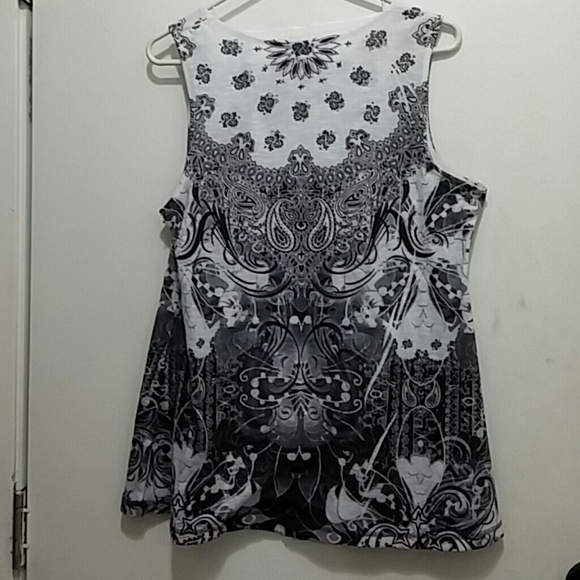 ONE WORLD | Tops | One World Black And White Sleeveless Top Large ...